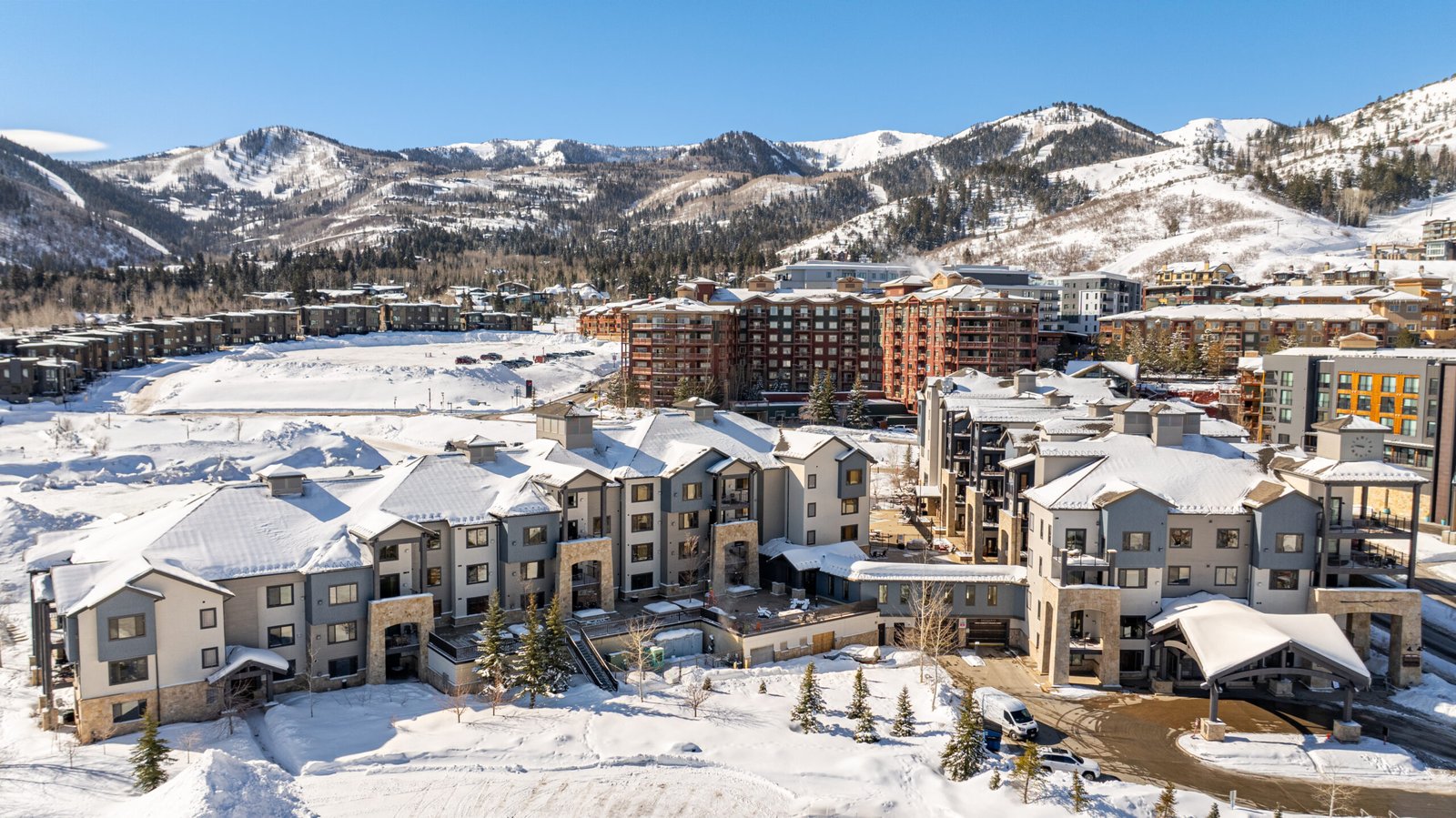 Contact - Luxury Vacation Rentals - Silverado Lodge